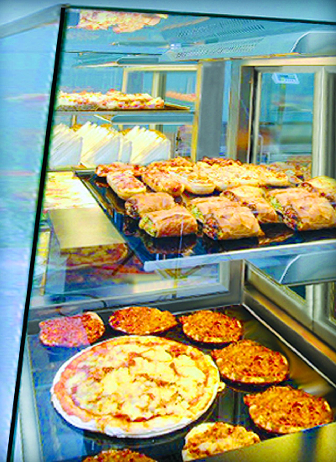 Hot Display (Closed Front - Slanted) - RPI Industries